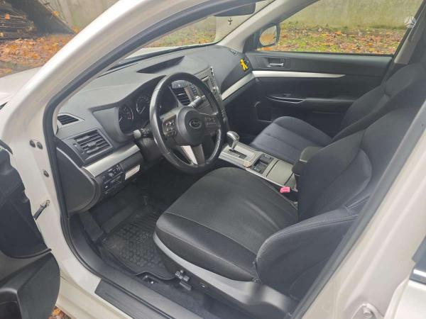 Balts Subaru Legacy 2012 Viļņa, ar dzinēja tilpumu 2.46 L un nobraukumu 275 tūkst. km par 6500 €, foto 10 vietnē AUTOMOTO.COM.LV