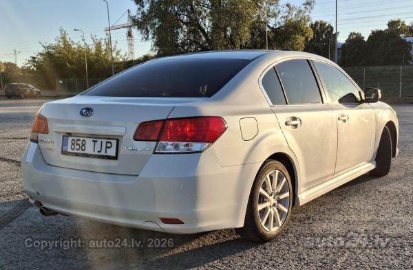 Белый Субару Легаси 2012 в Таллин, объемом двигателя 2.50 л и пробегом 330 тыс. км за 4500 €, фото 6 на AUTOMOTO.COM.LV