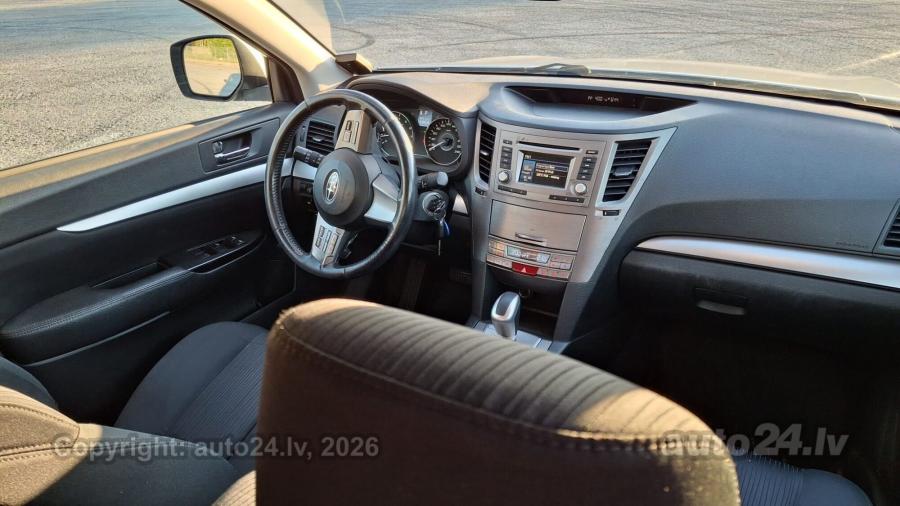 Белый Субару Легаси 2012 в Таллин, объемом двигателя 2.50 л и пробегом 330 тыс. км за 4500 €, фото 7 на AUTOMOTO.COM.LV