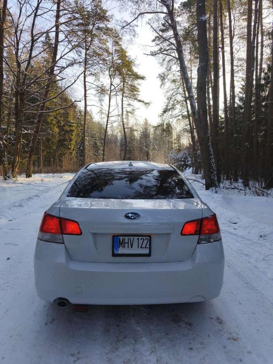 Balts Subaru Legacy 2013 Tauragė, ar dzinēja tilpumu 2.50 L un nobraukumu 237 tūkst. km par 5599 €, foto 6 vietnē AUTOMOTO.COM.LV