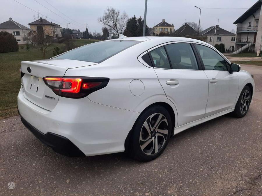 White Subaru Legacy 2020 in Kaunas, with an engine capacity of 2.50 L and mileage of 154 thousand km for 14600 €, photo 7 on AUTOMOTO.COM.LV