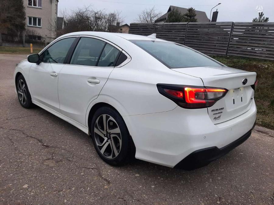White Subaru Legacy 2020 in Kaunas, with an engine capacity of 2.50 L and mileage of 154 thousand km for 14600 €, photo 9 on AUTOMOTO.COM.LV