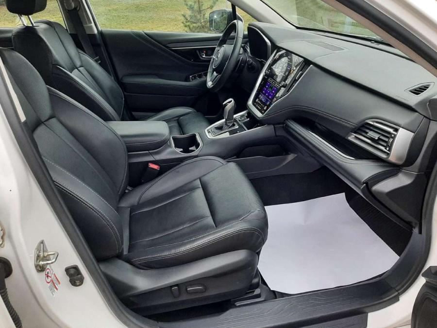 White Subaru Legacy 2020 in Kaunas, with an engine capacity of 2.50 L and mileage of 154 thousand km for 14600 €, photo 11 on AUTOMOTO.COM.LV