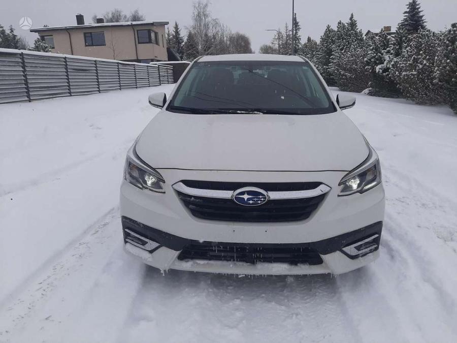 White Subaru Legacy 2020 in Kaunas, with an engine capacity of 2.50 L and mileage of 150 thousand km for 14700 €, photo 4 on AUTOMOTO.COM.LV