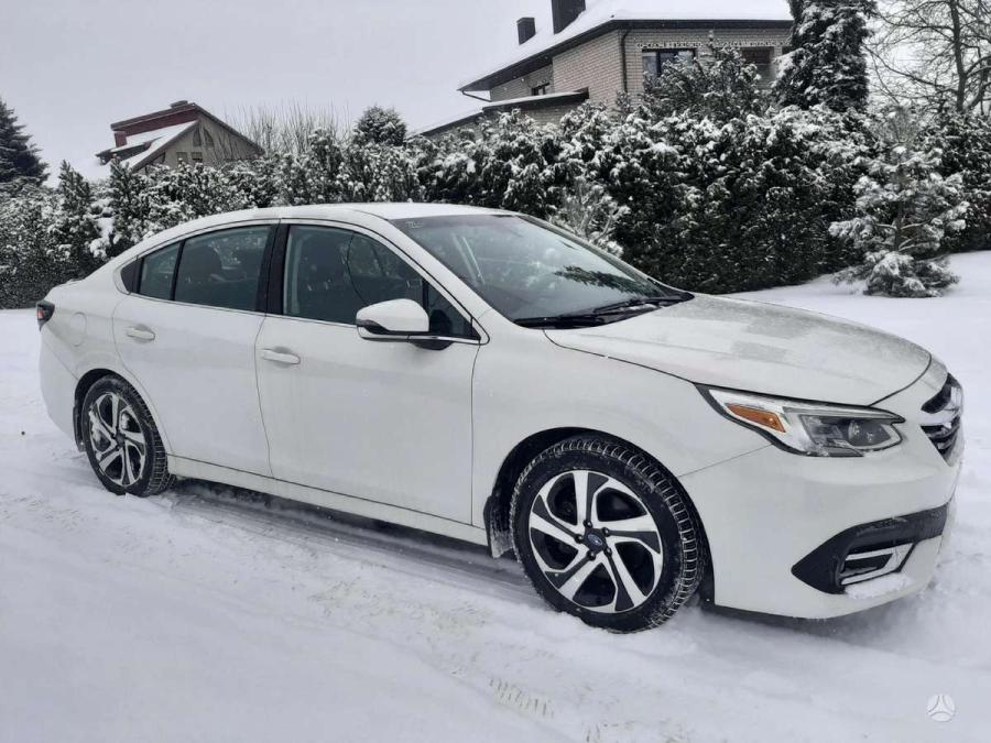 White Subaru Legacy 2020 in Kaunas, with an engine capacity of 2.50 L and mileage of 150 thousand km for 14700 €, photo 6 on AUTOMOTO.COM.LV