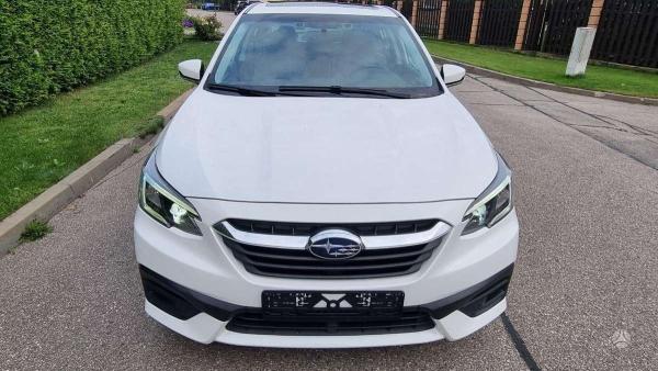 White Subaru Legacy 2020 in Vilnius, with an engine capacity of 2.50 L and mileage of 119 thousand km for 15700 €, photo 10 on AUTOMOTO.COM.LV