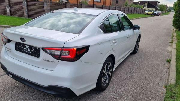 White Subaru Legacy 2020 in Vilnius, with an engine capacity of 2.50 L and mileage of 119 thousand km for 15700 €, photo 3 on AUTOMOTO.COM.LV