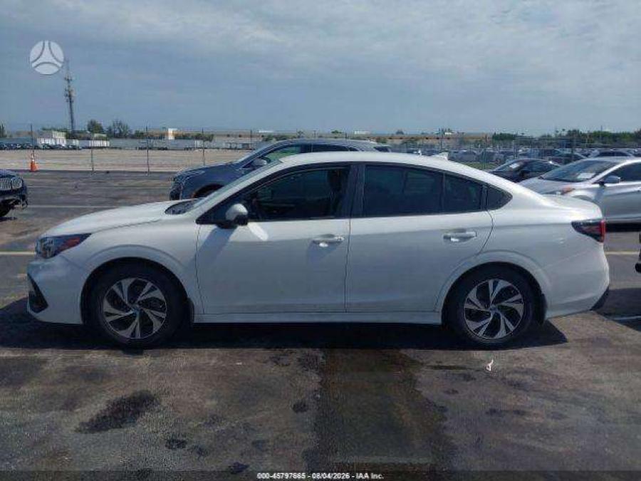 White Subaru Legacy 2025 in Vilnius, with an engine capacity of 2.50 L and mileage of 142 thousand km for 9999 €, photo 7 on AUTOMOTO.COM.LV