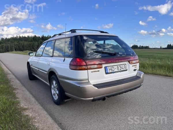Белый Субару Легаси 1999 в Салдус, объемом двигателя 2.50 л и пробегом 107 тыс. км за 2750 €, фото 3 на AUTOMOTO.COM.LV