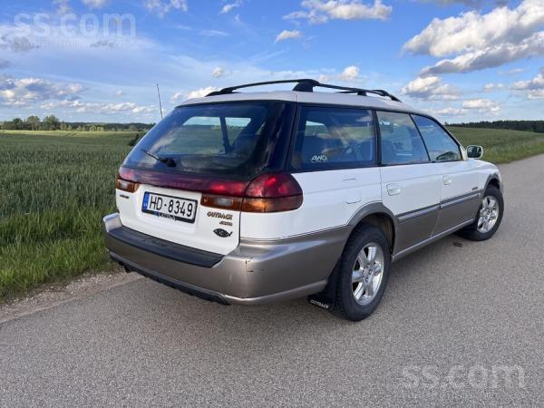 Белый Субару Легаси 1999 в Салдус, объемом двигателя 2.50 л и пробегом 107 тыс. км за 2750 €, фото 4 на AUTOMOTO.COM.LV