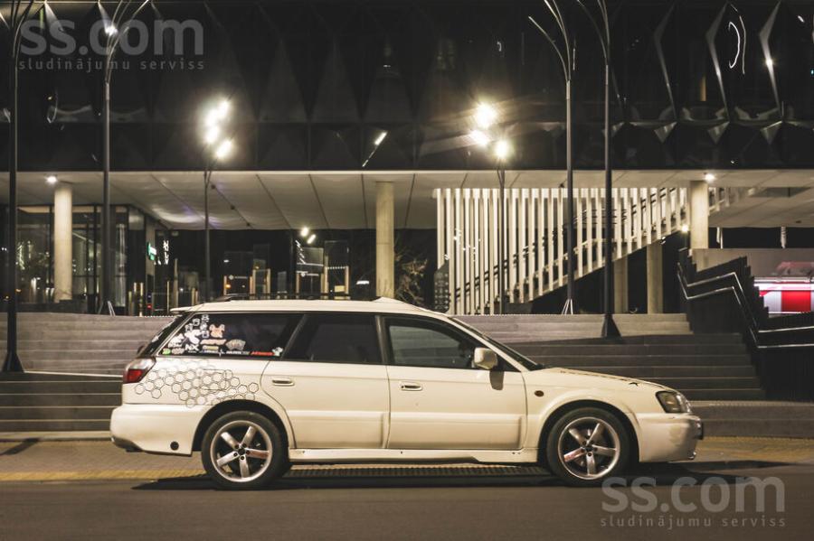 Balts Subaru Legacy 2001 Rīga, ar dzinēja tilpumu 3.00 L un nobraukumu 280 tūkst. km par 1300 €, foto 1 vietnē AUTOMOTO.COM.LV