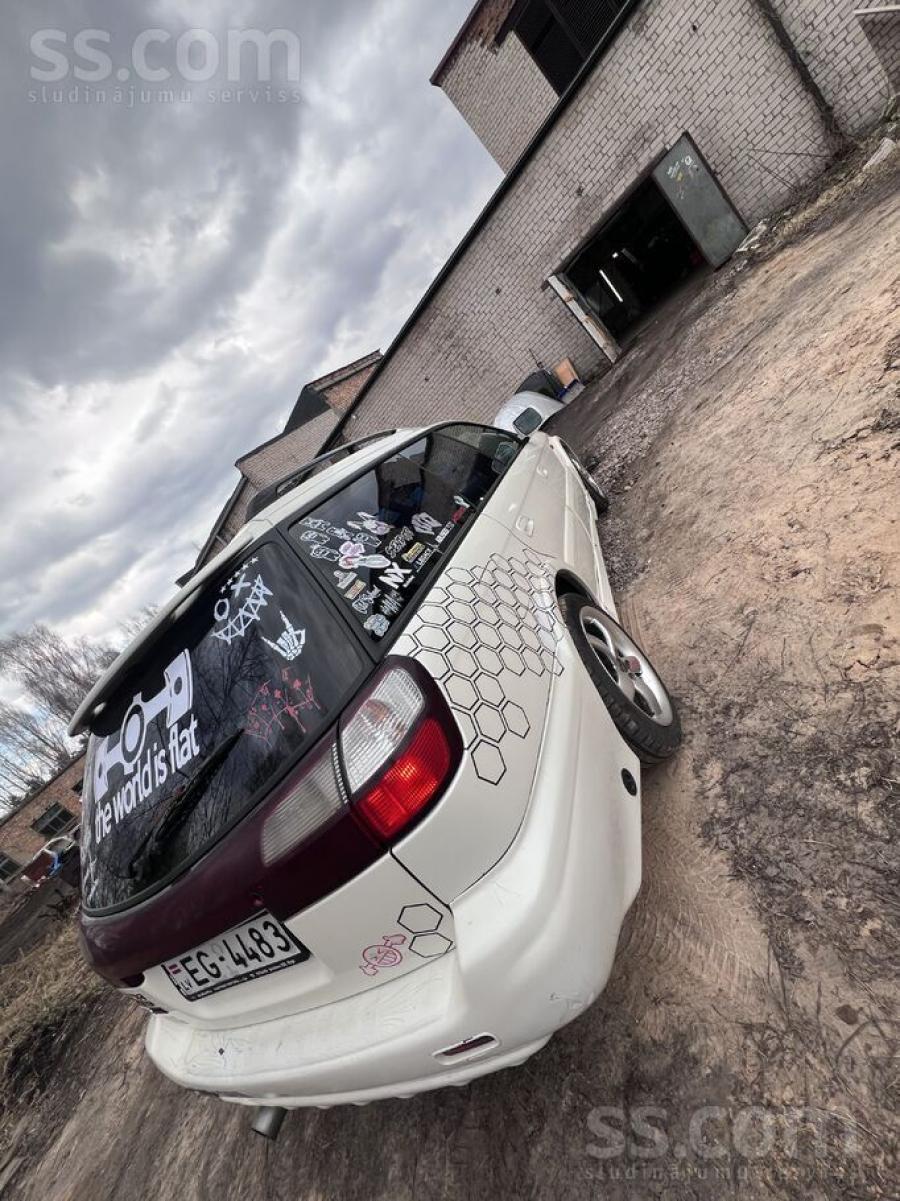 Balts Subaru Legacy 2001 Rīga, ar dzinēja tilpumu 3.00 L un nobraukumu 280 tūkst. km par 1300 €, foto 9 vietnē AUTOMOTO.COM.LV