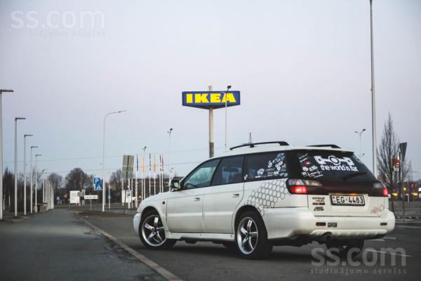 White Subaru Legacy 2001 in Riga, with an engine capacity of 3.00 L and mileage of 280 thousand km for 1100 €, photo 4 on AUTOMOTO.COM.LV