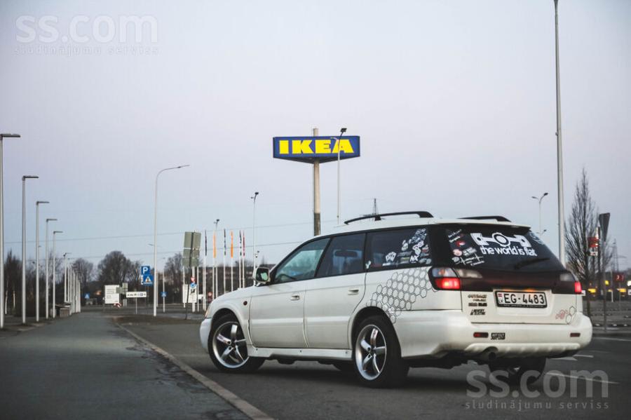 Balts Subaru Legacy 2001 Rīga, ar dzinēja tilpumu 3.00 L un nobraukumu 280 tūkst. km par 1100 €, foto 5 vietnē AUTOMOTO.COM.LV
