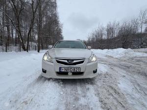 White Subaru Legacy 2010 in Vilnius, with an engine capacity of 1.99 L and mileage of 277 thousand km for 4400 €, photo  on AUTOMOTO.COM.LV
