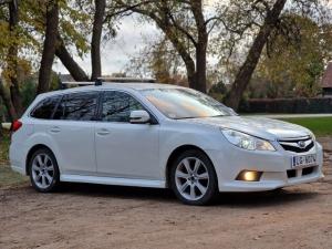 White Subaru Legacy 2010 in Riga, with an engine capacity of 2.00 L and mileage of 272 thousand km for 3500 €, photo 12 on AUTOMOTO.COM.LV