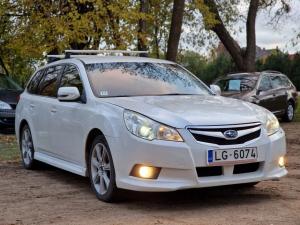 White Subaru Legacy 2010 in Riga, with an engine capacity of 2.00 L and mileage of 272 thousand km for 3500 €, photo 14 on AUTOMOTO.COM.LV