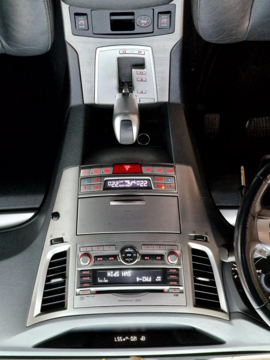 White Subaru Legacy 2010 in Riga, with an engine capacity of 2.00 L and mileage of 272 thousand km for 3500 €, photo 26 on AUTOMOTO.COM.LV
