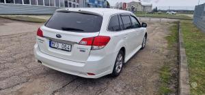Balts Subaru Legacy 2011 Telšiai, ar dzinēja tilpumu 2.00 L un nobraukumu 281 tūkst. km par 2490 €, foto 4 vietnē AUTOMOTO.COM.LV