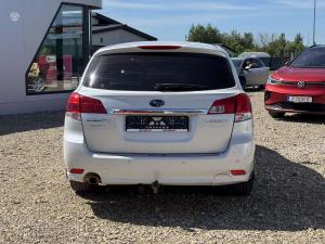 White Subaru Legacy 2011 in Siauliai, with an engine capacity of 1.99 L and mileage of 294 thousand km for 5000 €, photo 6 on AUTOMOTO.COM.LV