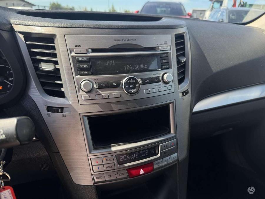 White Subaru Legacy 2011 in Siauliai, with an engine capacity of 1.99 L and mileage of 294 thousand km for 5000 €, photo 21 on AUTOMOTO.COM.LV