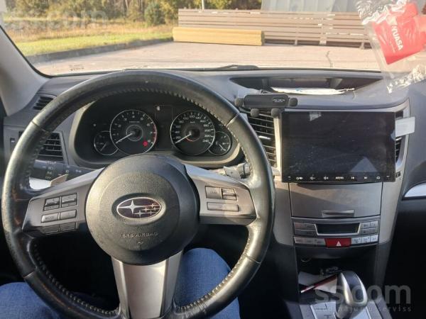 Balts Subaru Legacy 2011 Valmiera, ar dzinēja tilpumu 2.50 L un nobraukumu 276 tūkst. km par 5200 €, foto 6 vietnē AUTOMOTO.COM.LV