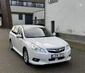 White Subaru Legacy 2012 in Klaipeda, with an engine capacity of 2.00 L and mileage of 285 thousand km for 3950 €, photo 2 on AUTOMOTO.COM.LV