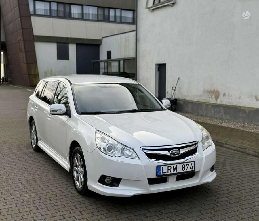 White Subaru Legacy 2012 in Klaipeda, with an engine capacity of 2.00 L and mileage of 285 thousand km for 3950 €, photo 2 on AUTOMOTO.COM.LV