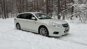 White Subaru Legacy 2012 in Vilnius, with an engine capacity of 2.46 L and mileage of 358 thousand km for 7000 €, photo 12 on AUTOMOTO.COM.LV