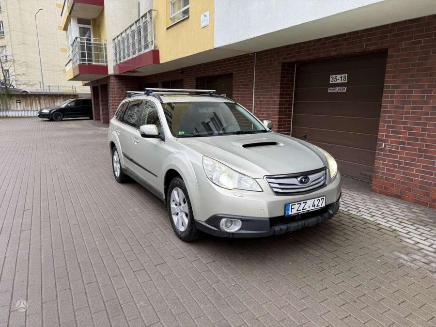 Yellow Subaru Legacy 2012 in Vilnius, with an engine capacity of 2.00 L and mileage of 300 thousand km for 2400 €, photo 7 on AUTOMOTO.COM.LV
