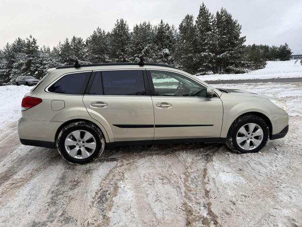 Dzeltens Subaru Legacy 2012 Viļņa, ar dzinēja tilpumu 2.00 L un nobraukumu 300 tūkst. km par 2300 €, foto 4 vietnē AUTOMOTO.COM.LV