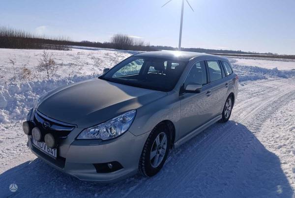 Yellow Subaru Legacy 2012 in Silute, with an engine capacity of 2.46 L and mileage of 228 thousand km for 6500 €, photo 4 on AUTOMOTO.COM.LV