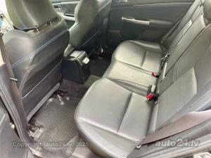 Blue Subaru Levorg 2016 in Riga, with an engine capacity of 1.60 L and mileage of 230 thousand km for 9900 €, photo 7 on AUTOMOTO.COM.LV