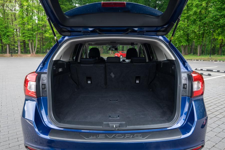 Blue Subaru Levorg 2016 in Kaunas, with an engine capacity of 1.60 L and mileage of 83 thousand km for 13999 €, photo 12 on AUTOMOTO.COM.LV