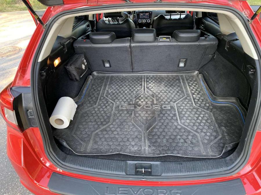 Red Subaru Levorg 2015 in Vilnius, with an engine capacity of 1.60 L and mileage of 180 thousand km for 9000 €, photo 11 on AUTOMOTO.COM.LV
