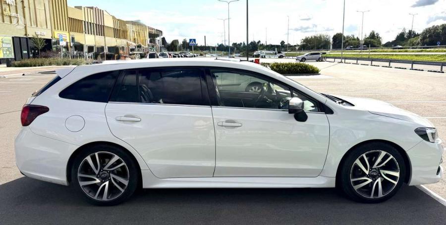 White Subaru Levorg 2016 in Vilnius, with an engine capacity of 1.60 L and mileage of 174 thousand km for 11000 €, photo 9 on AUTOMOTO.COM.LV