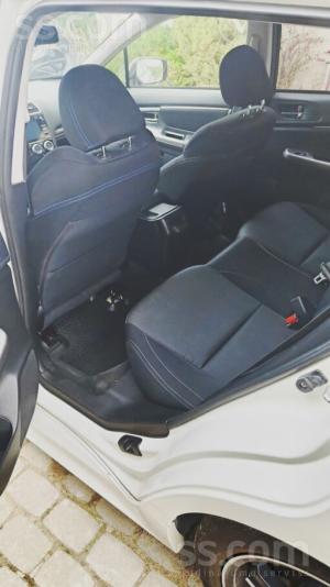 Balts Subaru Levorg 2016 Rīga, ar dzinēja tilpumu 1.60 L un nobraukumu 159 tūkst. km par 8500 €, foto 9 vietnē AUTOMOTO.COM.LV