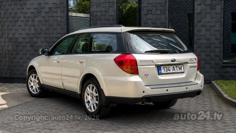 Smilšu krāsa Subaru Outback 2004 Tallina, ar dzinēja tilpumu 2.50 L un nobraukumu 182 tūkst. km par 2999 €, foto 3 vietnē AUTOMOTO.COM.LV