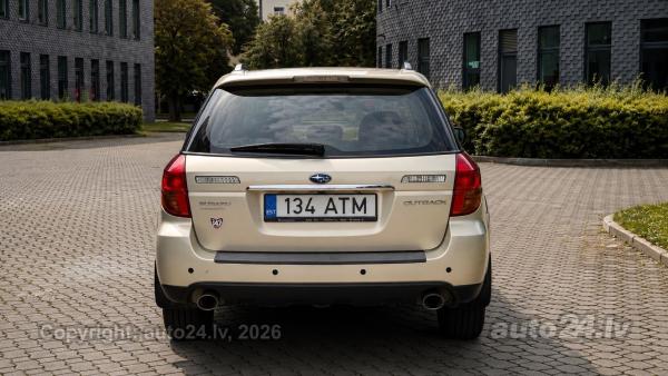 Beige Subaru Outback 2004 in Tallinn, with an engine capacity of 2.50 L and mileage of 182 thousand km for 2999 €, photo 3 on AUTOMOTO.COM.LV