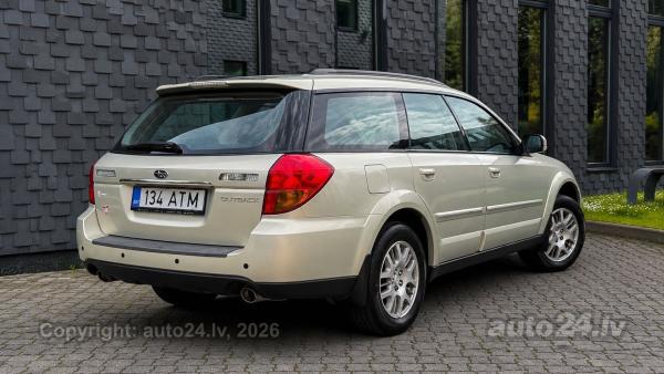 Beige Subaru Outback 2004 in Tallinn, with an engine capacity of 2.50 L and mileage of 182 thousand km for 2999 €, photo 4 on AUTOMOTO.COM.LV