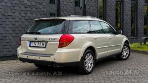 Smilšu krāsa Subaru Outback 2004 Tallina, ar dzinēja tilpumu 2.50 L un nobraukumu 182 tūkst. km par 2999 €, foto 5 vietnē AUTOMOTO.COM.LV