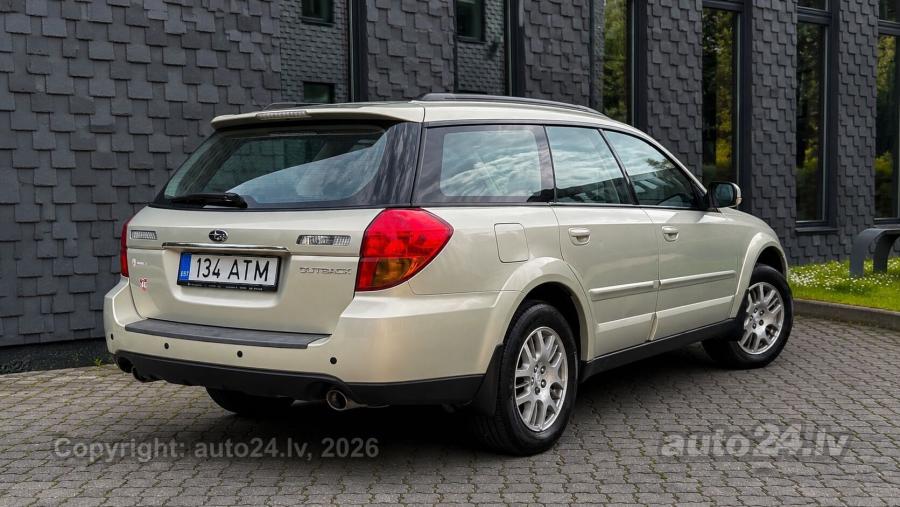 Smilšu krāsa Subaru Outback 2004 Tallina, ar dzinēja tilpumu 2.50 L un nobraukumu 182 tūkst. km par 2999 €, foto 5 vietnē AUTOMOTO.COM.LV