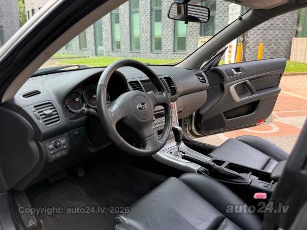 Beige Subaru Outback 2004 in Tallinn, with an engine capacity of 2.50 L and mileage of 182 thousand km for 2999 €, photo 7 on AUTOMOTO.COM.LV