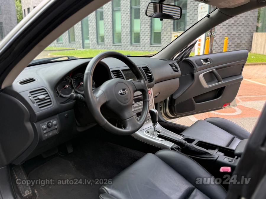 Smilšu krāsa Subaru Outback 2004 Tallina, ar dzinēja tilpumu 2.50 L un nobraukumu 182 tūkst. km par 2999 €, foto 8 vietnē AUTOMOTO.COM.LV