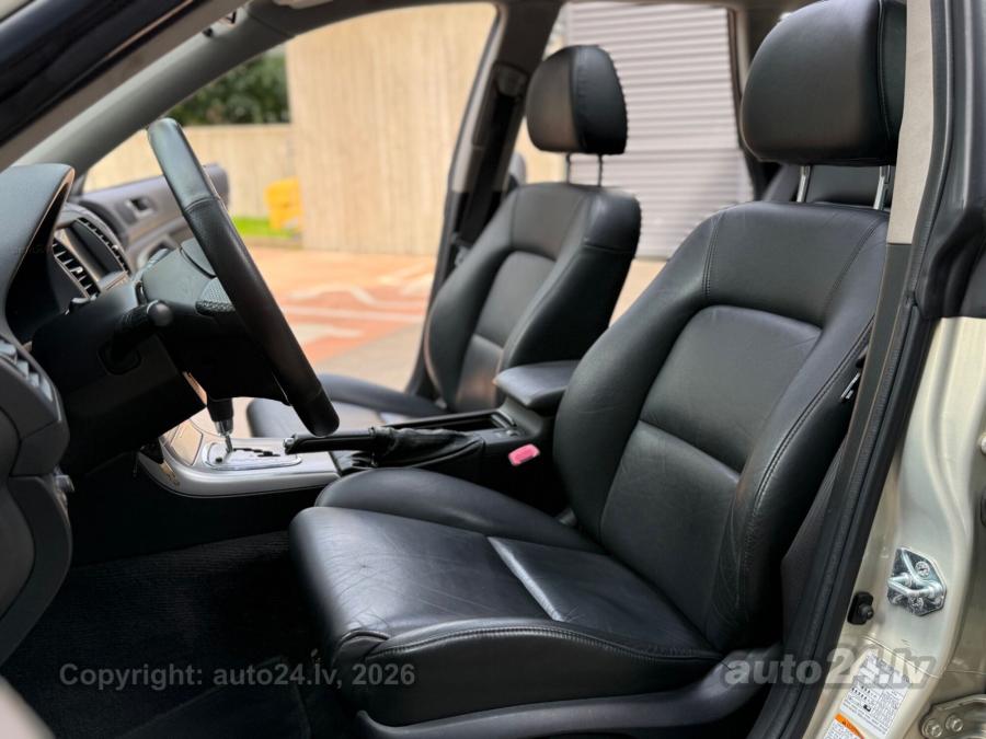 Smilšu krāsa Subaru Outback 2004 Tallina, ar dzinēja tilpumu 2.50 L un nobraukumu 182 tūkst. km par 2999 €, foto 9 vietnē AUTOMOTO.COM.LV