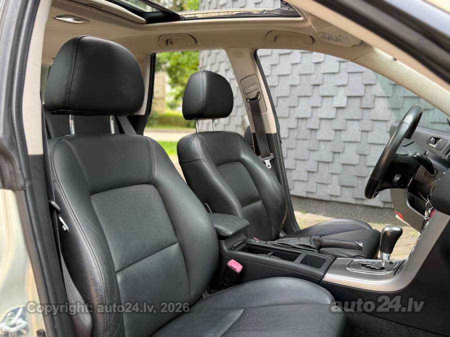 Smilšu krāsa Subaru Outback 2004 Tallina, ar dzinēja tilpumu 2.50 L un nobraukumu 182 tūkst. km par 2999 €, foto 15 vietnē AUTOMOTO.COM.LV