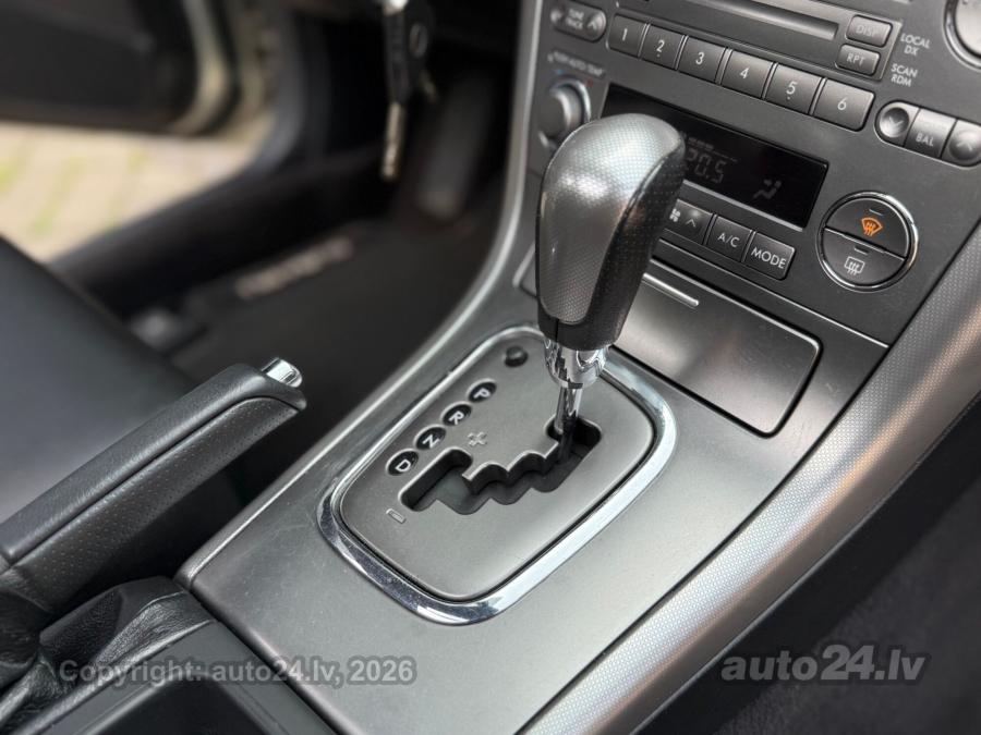 Smilšu krāsa Subaru Outback 2004 Tallina, ar dzinēja tilpumu 2.50 L un nobraukumu 182 tūkst. km par 2999 €, foto 18 vietnē AUTOMOTO.COM.LV