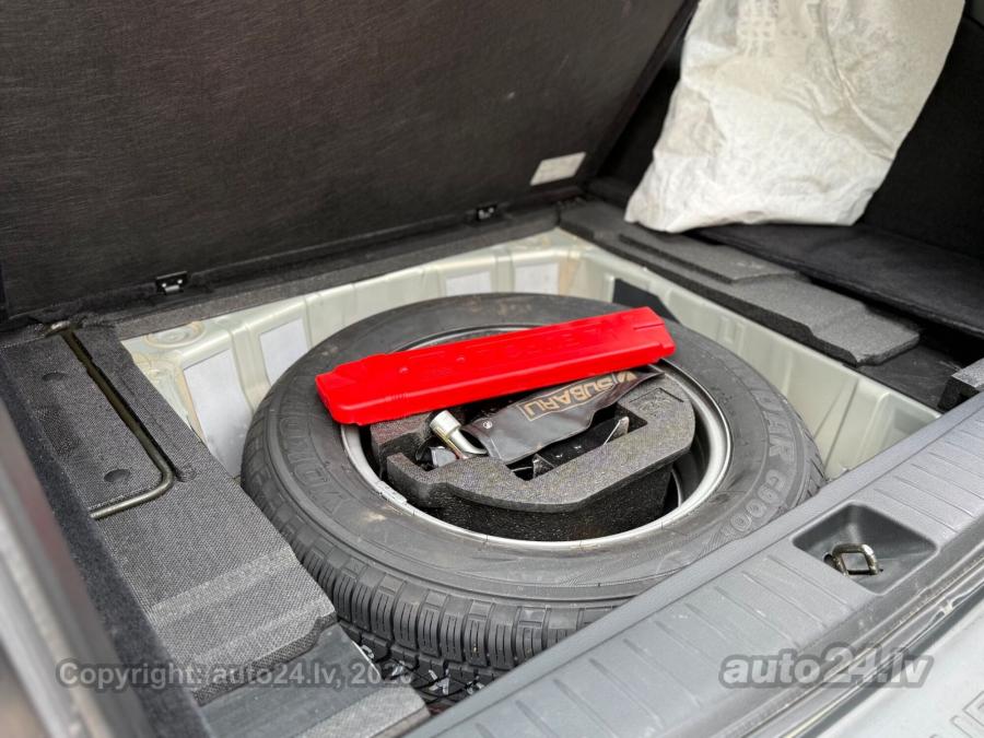 Smilšu krāsa Subaru Outback 2004 Tallina, ar dzinēja tilpumu 2.50 L un nobraukumu 182 tūkst. km par 2999 €, foto 24 vietnē AUTOMOTO.COM.LV