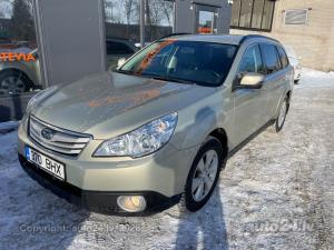 Smilšu krāsa Subaru Outback 2013 Tallina, ar dzinēja tilpumu 2.50 L un nobraukumu 213 tūkst. km par 5790 €, foto  vietnē AUTOMOTO.COM.LV
