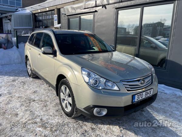 Beige Subaru Outback 2013 in Tallinn, with an engine capacity of 2.50 L and mileage of 213 thousand km for 5790 €, photo 2 on AUTOMOTO.COM.LV